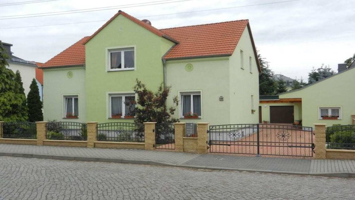 80 M² House ∙ 2 Bedrooms ∙ 6 Guests - Dresden