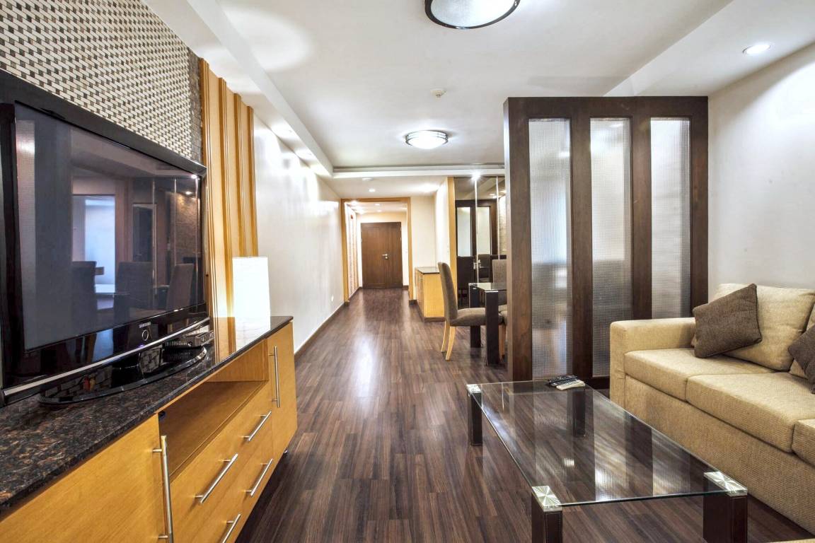 140 M² Apartment ∙ 2 Bedrooms ∙ 6 Guests - Khlong Toei