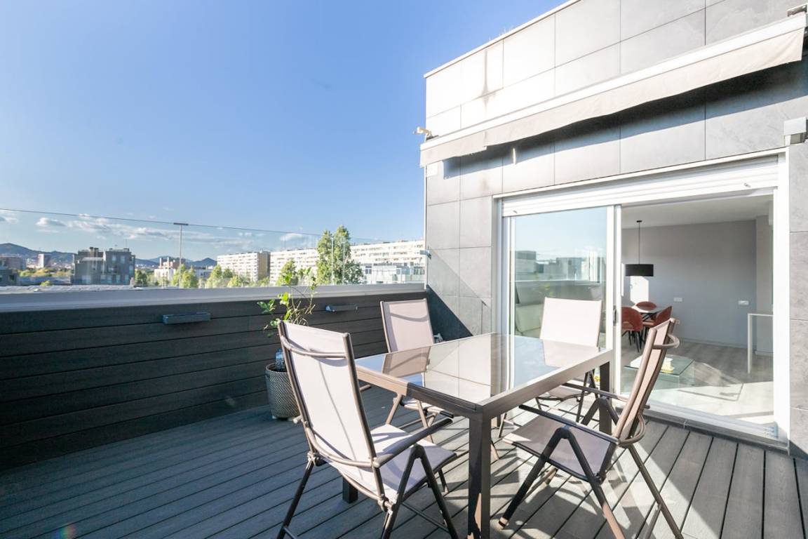 111 M² Appartement ∙ 2 Chambres ∙ 4 Personnes - Sant Adrià de Besòs