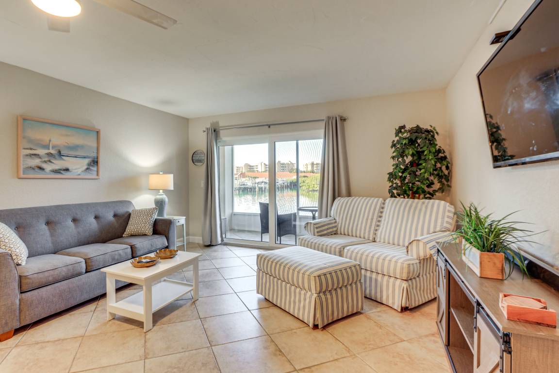 111 M² Apartment ∙ 2 Bedrooms ∙ 4 Guests - South Pasadena, FL