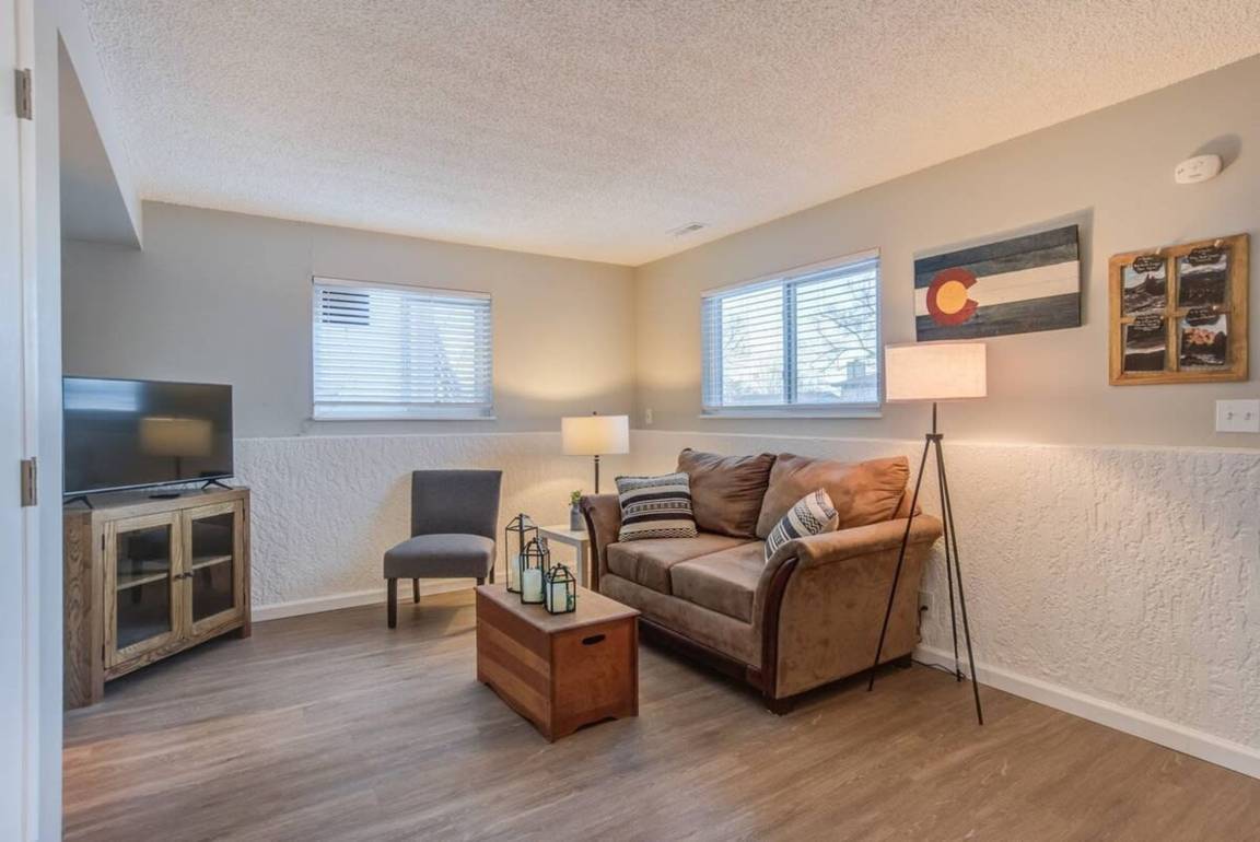 Apartment ∙ 2 Bedrooms ∙ 4 Guests - Manitou Springs, CO