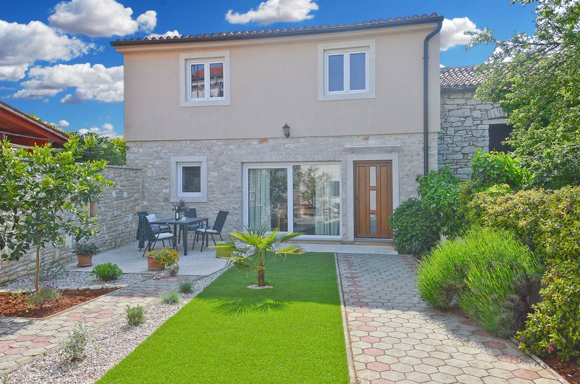 86 M² Huis ∙ 2 Slaapkamers ∙ 6 Gasten - Fažana