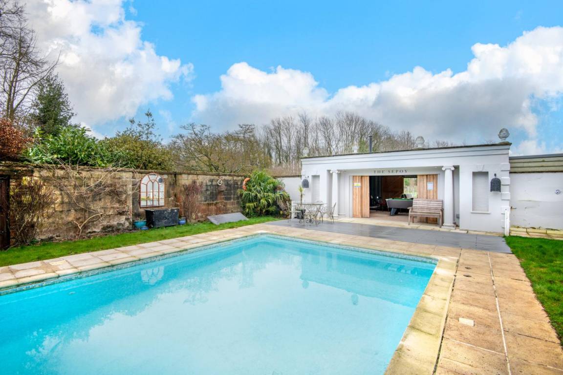 Cottage ∙ 7 Bedrooms ∙ 20 Guests - Kent