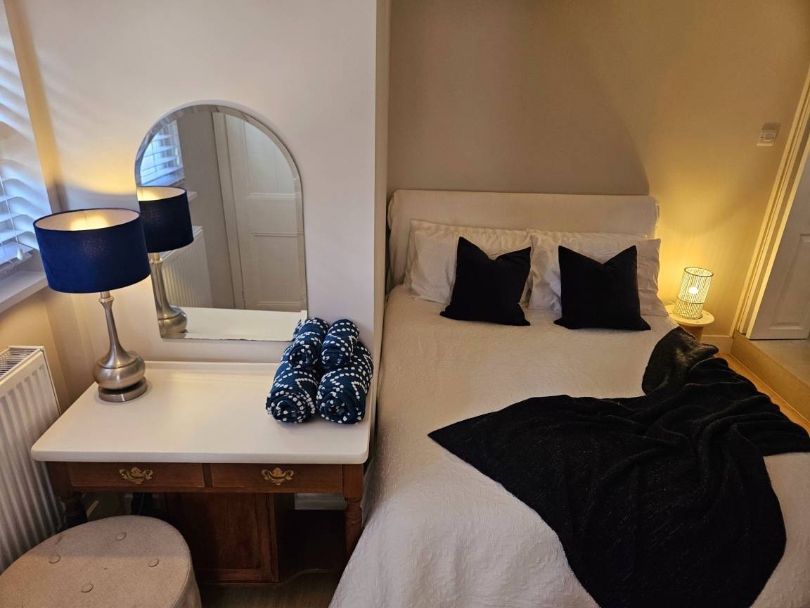 Cottage ∙ 4 Bedrooms ∙ 10 Guests - Royal Tunbridge Wells