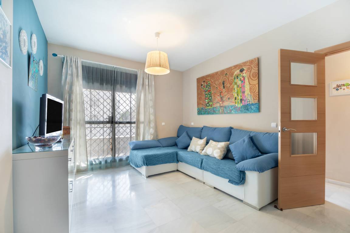 70 M² Apartamento ∙ 2 Habitaciones ∙ 6 Huéspedes - Rota