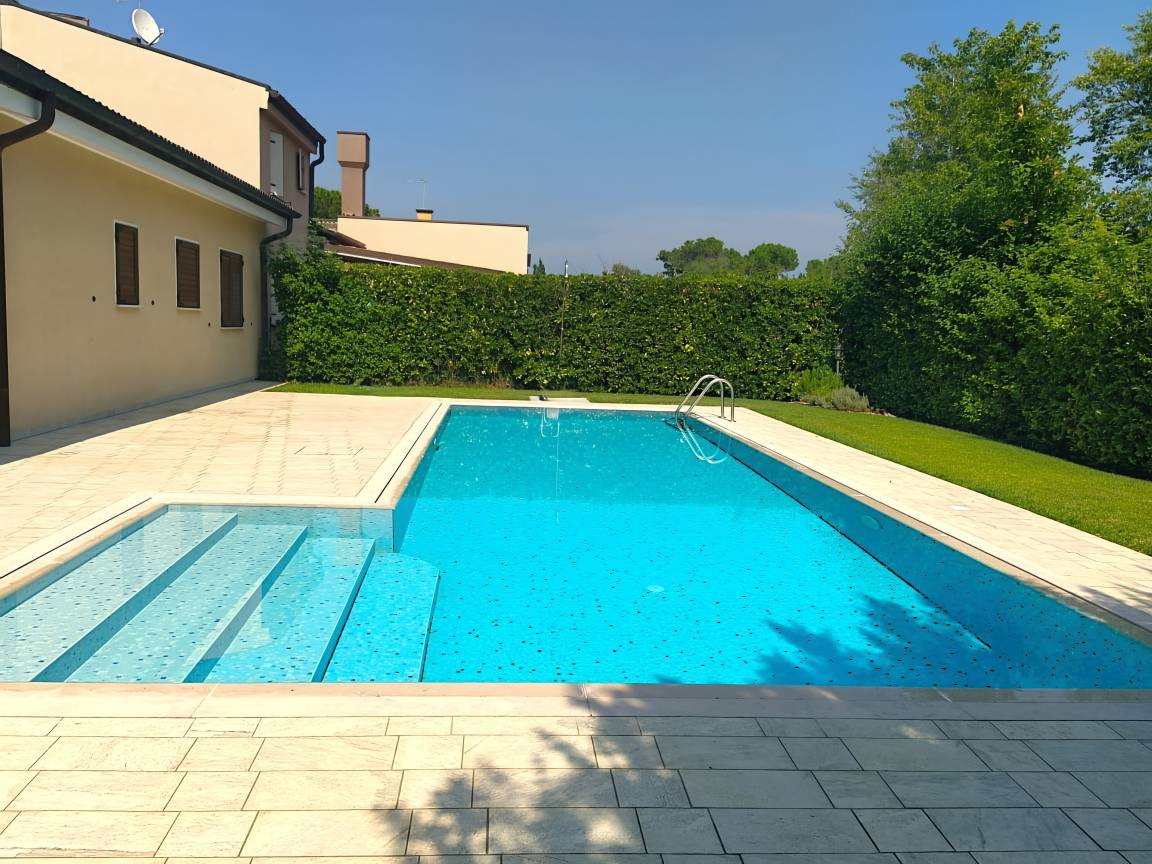 150 M² Villa ∙ 3 Schlafzimmer ∙ 6 Gäste - Rosolina Mare