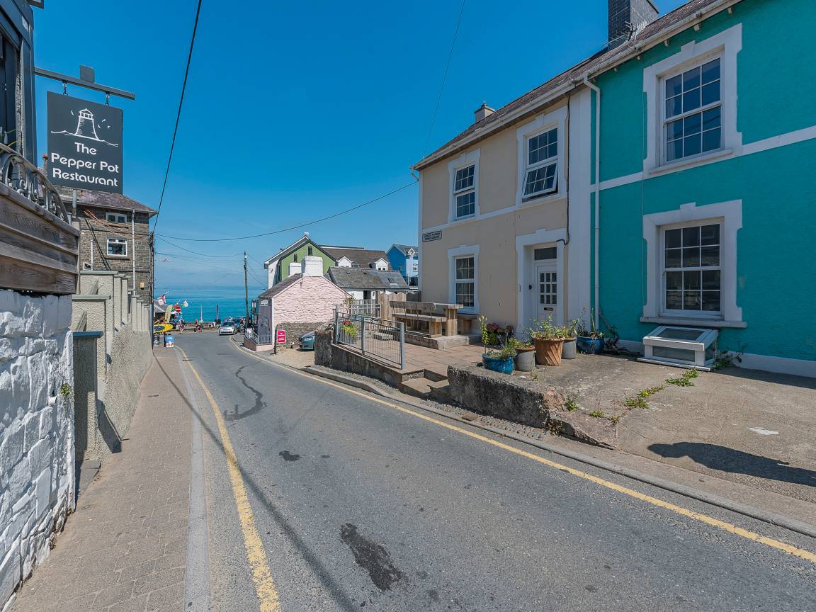 Cottage ∙ 3 Bedrooms ∙ 6 Guests - New Quay