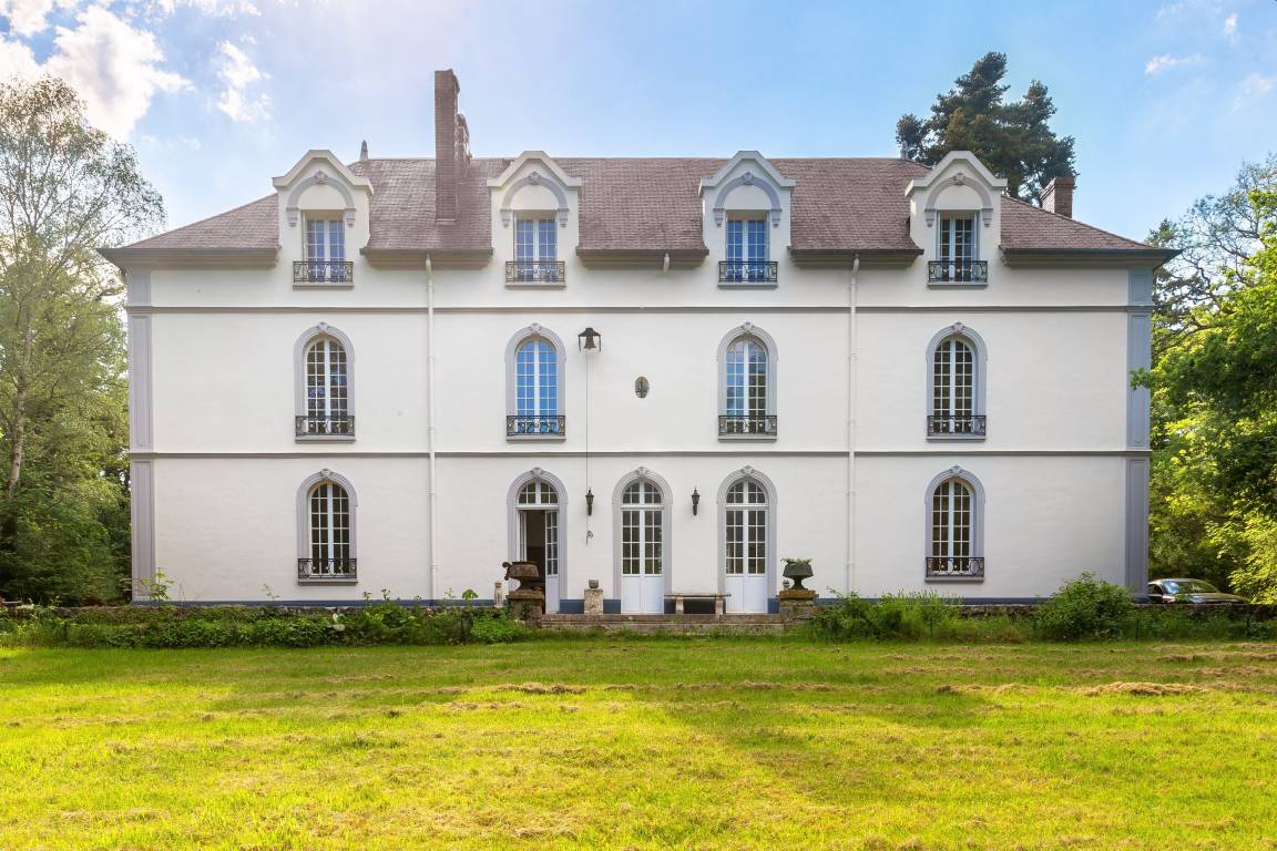 600 M² Maison De Vacances ∙ 7 Chambres ∙ 15 Personnes - ibis Nemours