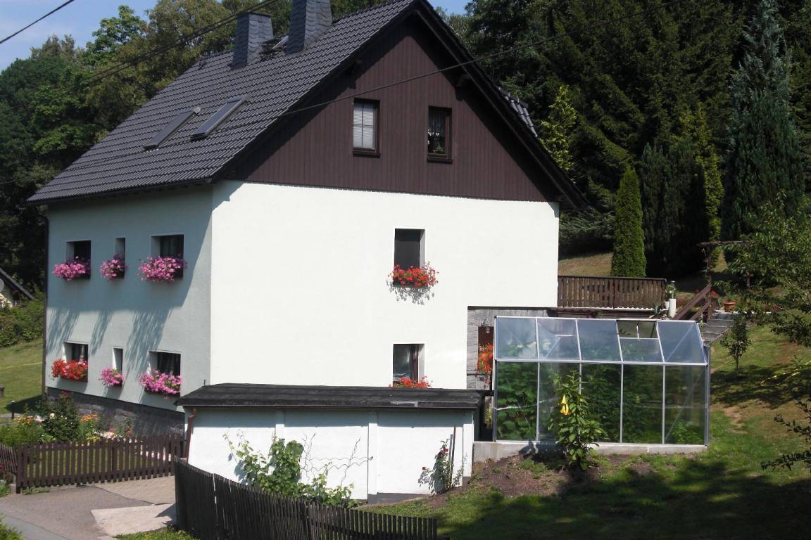 60 M² Ferienwohnung ∙ 1 Schlafzimmer ∙ 4 Gäste - Bad Schlema