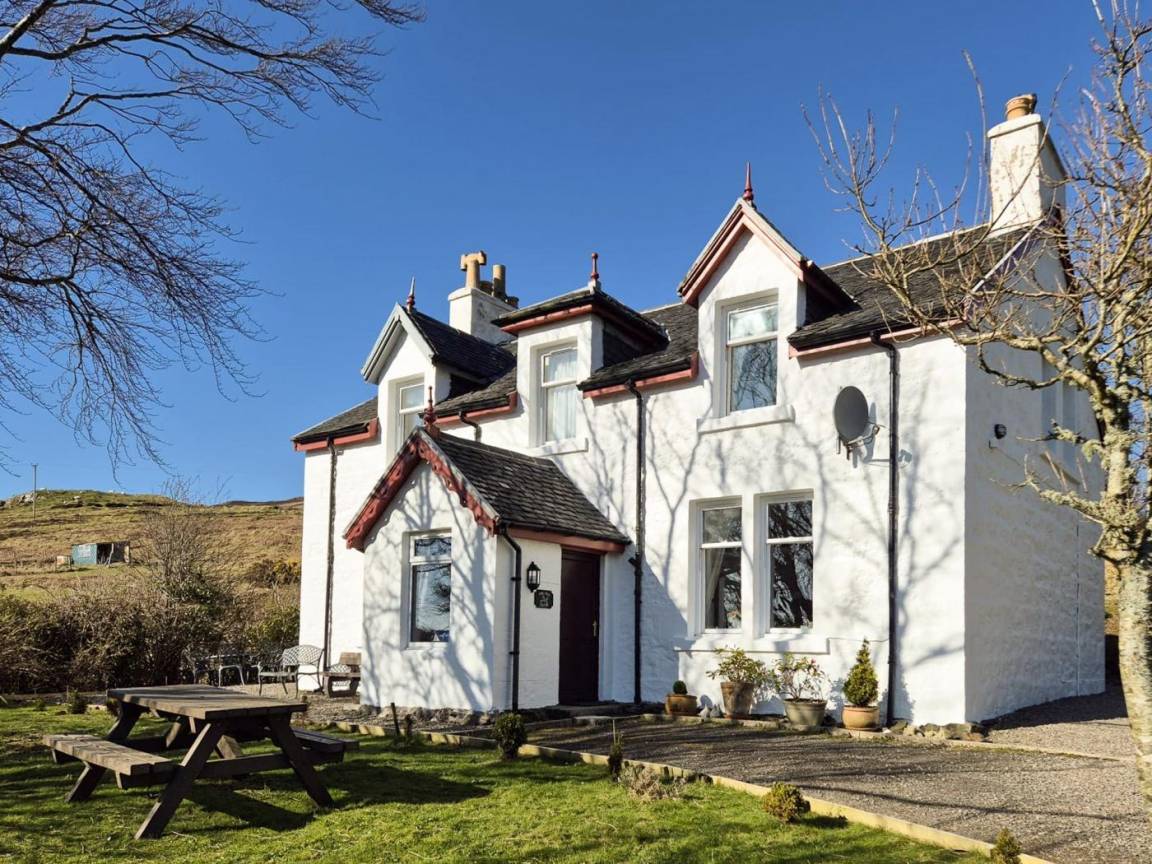 Cottage ∙ 4 Bedrooms ∙ 8 Guests - Skye
