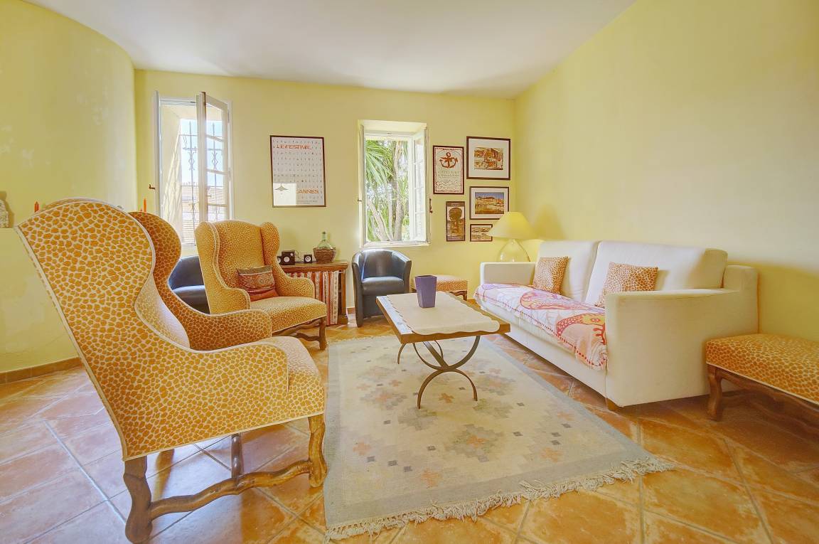 120 M² House ∙ 4 Bedrooms ∙ 8 Guests - Cannes