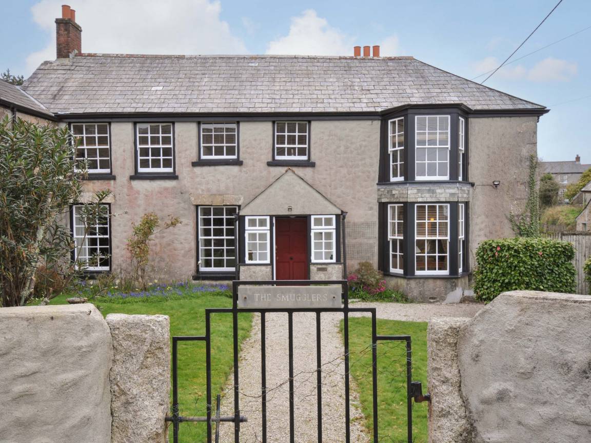 Cottage ∙ 3 Bedrooms ∙ 6 Guests - St Austell