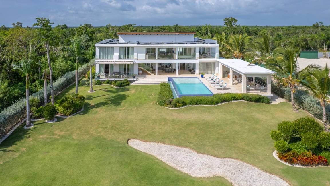 575 M² Villa ∙ 5 Bedrooms ∙ 14 Guests - Punta Cana