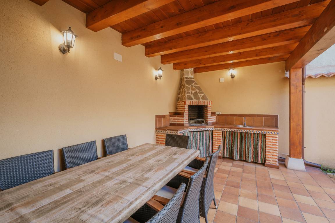 230 M² Casa ∙ 5 Habitaciones ∙ 12 Huéspedes - Coca