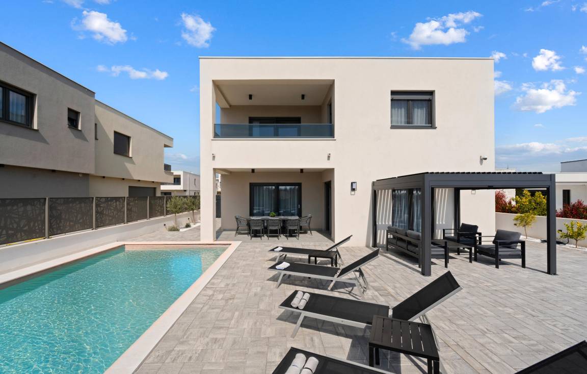 160 M² House ∙ 3 Bedrooms ∙ 8 Guests - Tisno