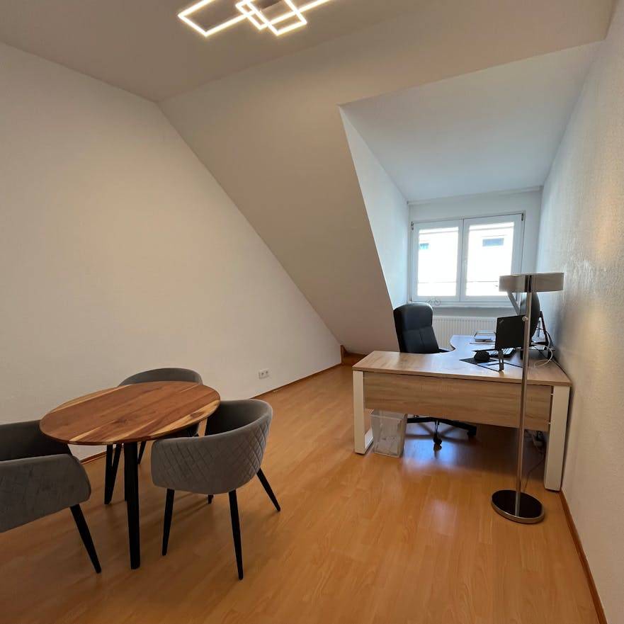70 M² Huoneisto ∙ 1 Makuuhuone ∙ 2 Vierasta - Frankfurt