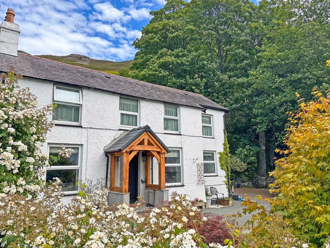 Cottage ∙ 4 Bedrooms ∙ 8 Guests - Conwy