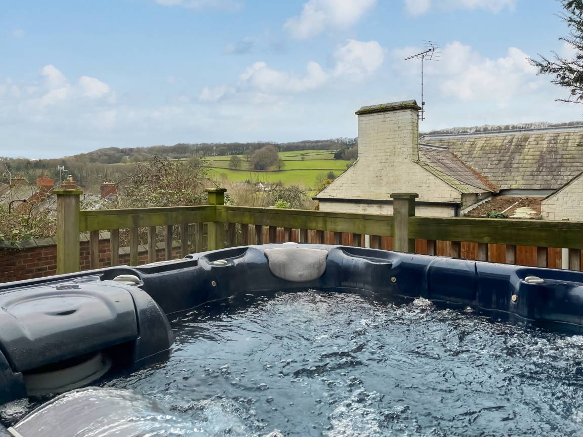 Cottage ∙ 6 Bedrooms ∙ 15 Guests - Belper