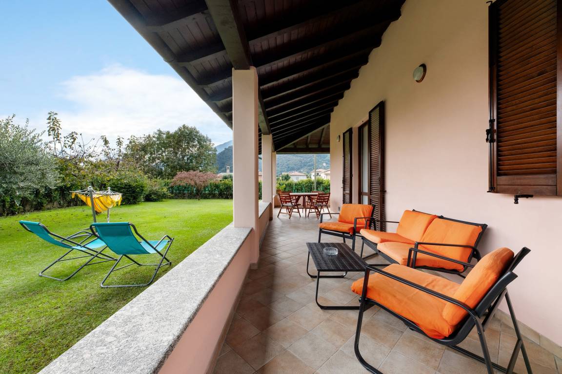 90 M² Appartement ∙ 1 Chambre ∙ 4 Personnes - Domaso