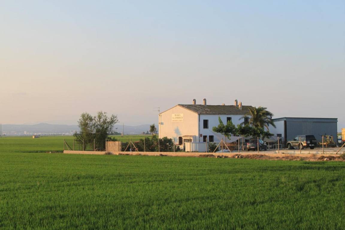 75 M² Casa ∙ 2 Habitaciones ∙ 5 Huéspedes - Deltebre