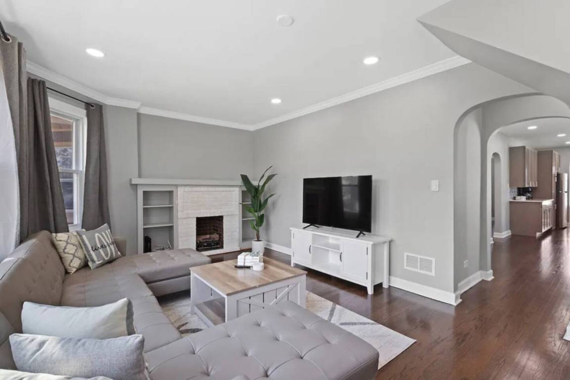 158 M² House ∙ 3 Bedrooms ∙ 11 Guests - Evanston, IL