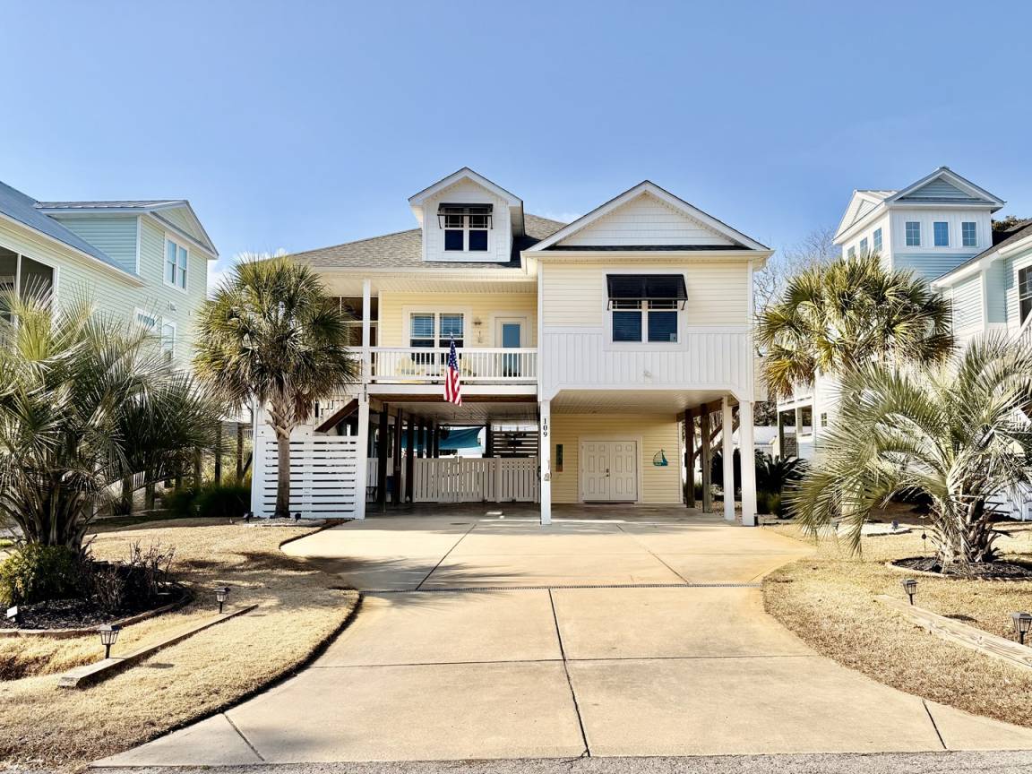 House ∙ 3 Bedrooms ∙ 8 Guests - Oak Island, NC