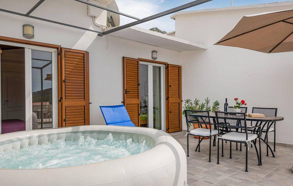 100 M² Appartement ∙ 2 Slaapkamers ∙ 5 Gasten - Brač
