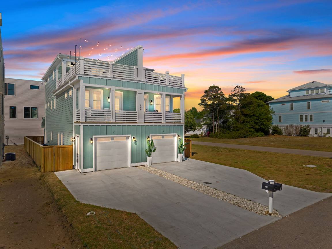 House ∙ 4 Bedrooms ∙ 11 Guests - Carolina Beach, NC