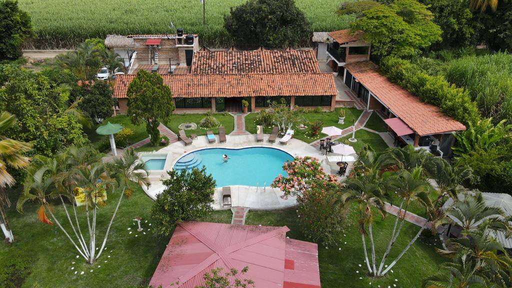 530 M² Villa ∙ 10 Bedrooms ∙ 35 Guests - Choco