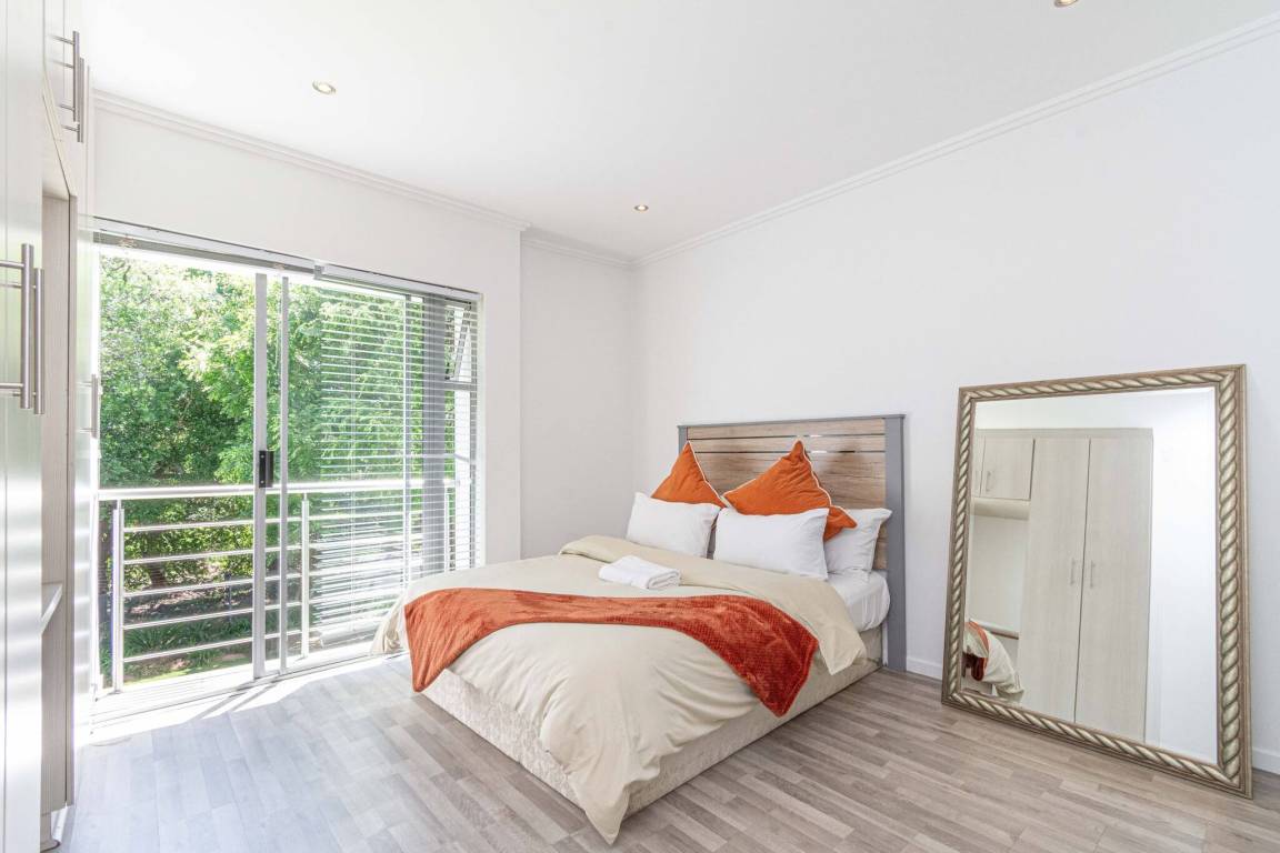 150 M² Appartement ∙ 3 Chambres ∙ 6 Personnes - Sandton