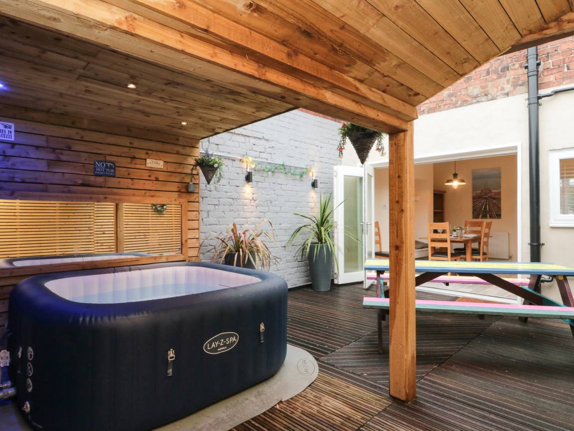Cottage ∙ 2 Bedrooms ∙ 4 Guests - Redcar