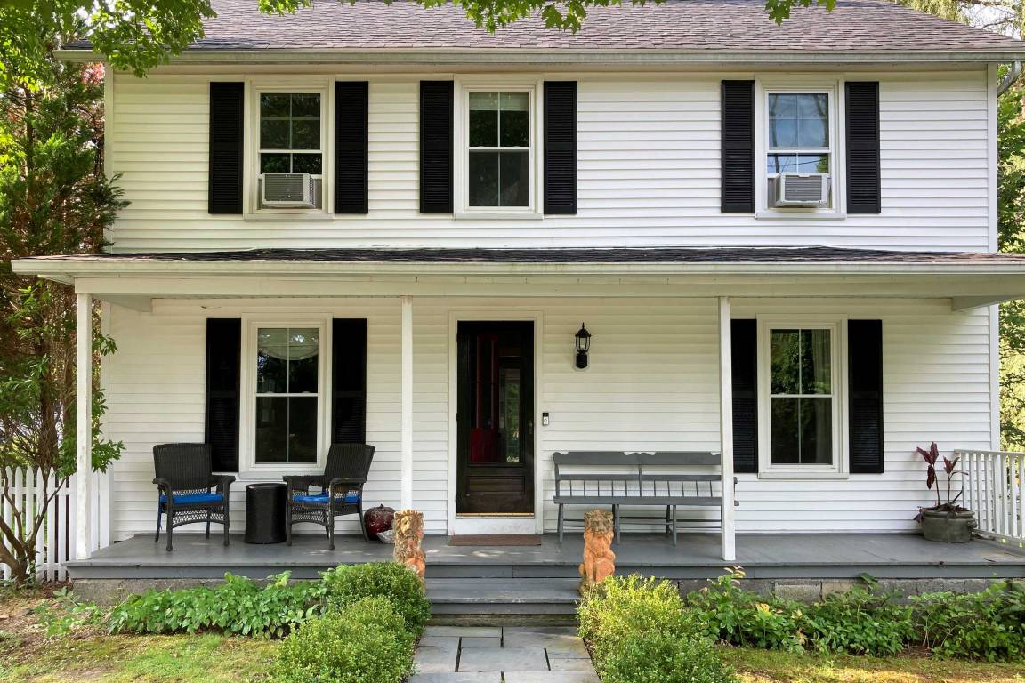 139 M² House ∙ 3 Bedrooms ∙ 7 Guests - Litchfield, CT