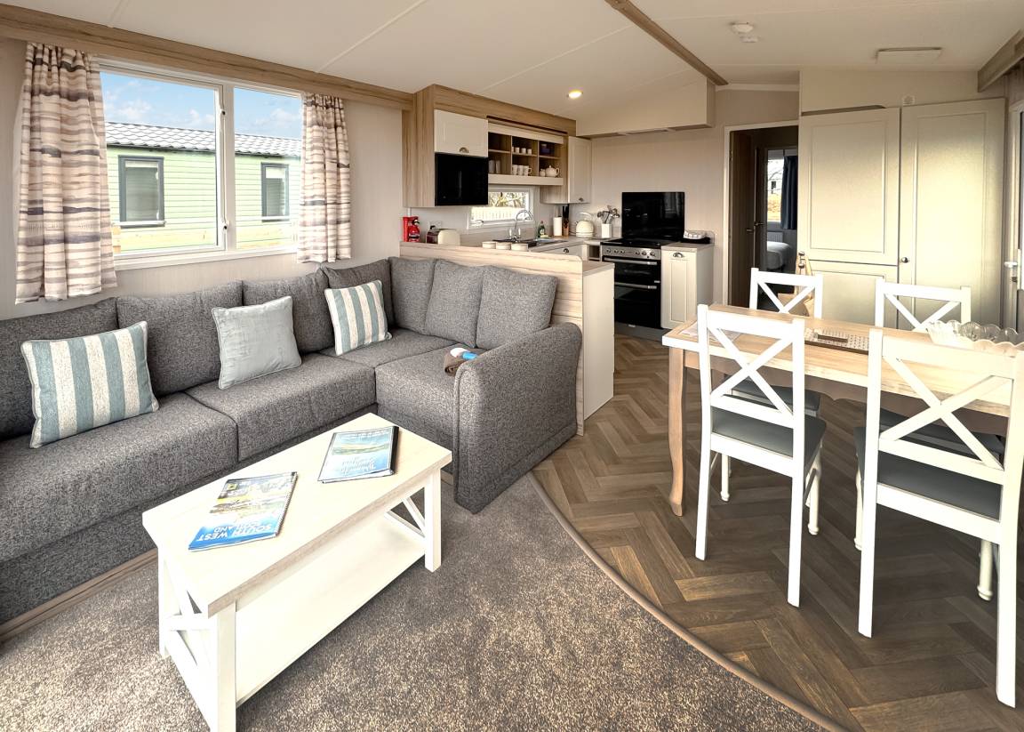 Caravan ∙ 2 Bedrooms ∙ 4 Guests - Gatehouse of Fleet