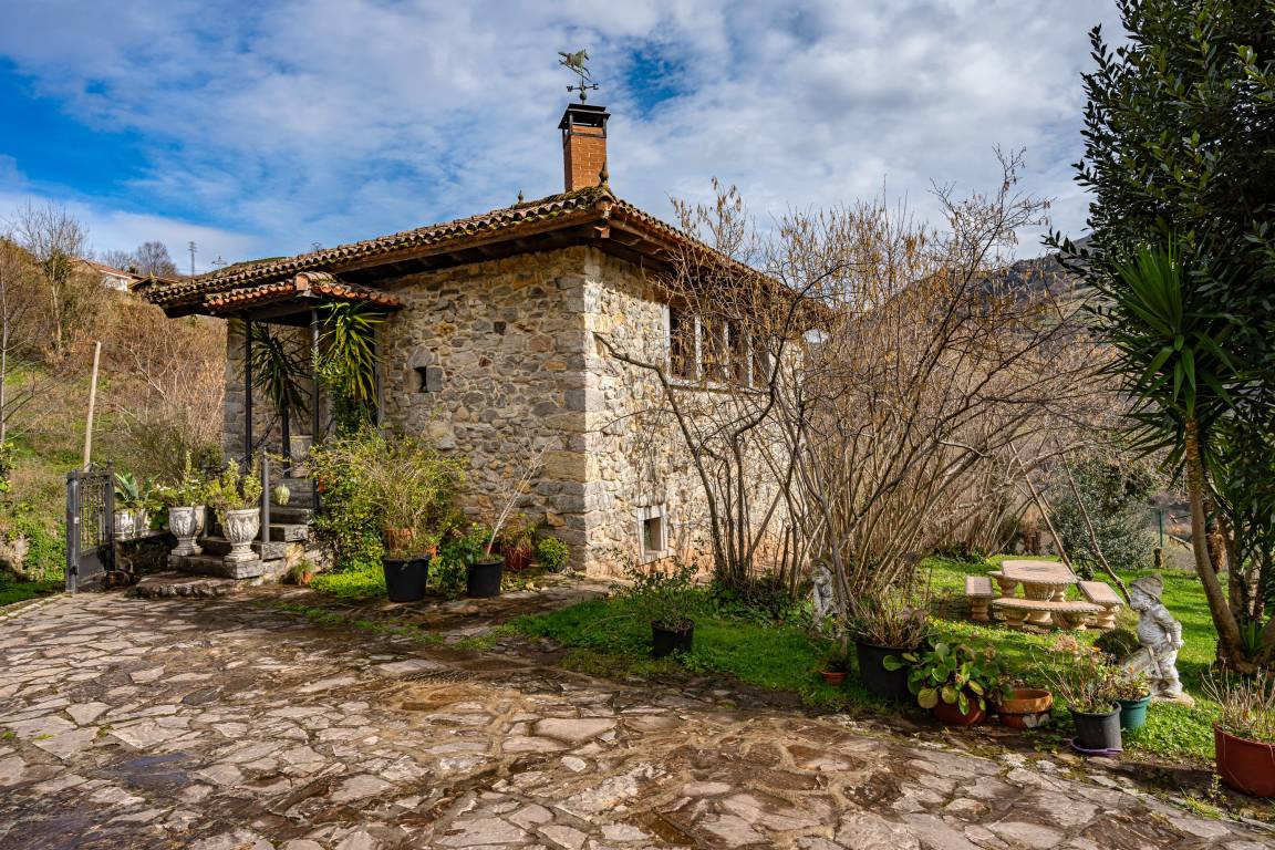 80 M² House ∙ 2 Bedrooms ∙ 6 Guests - Oviedo