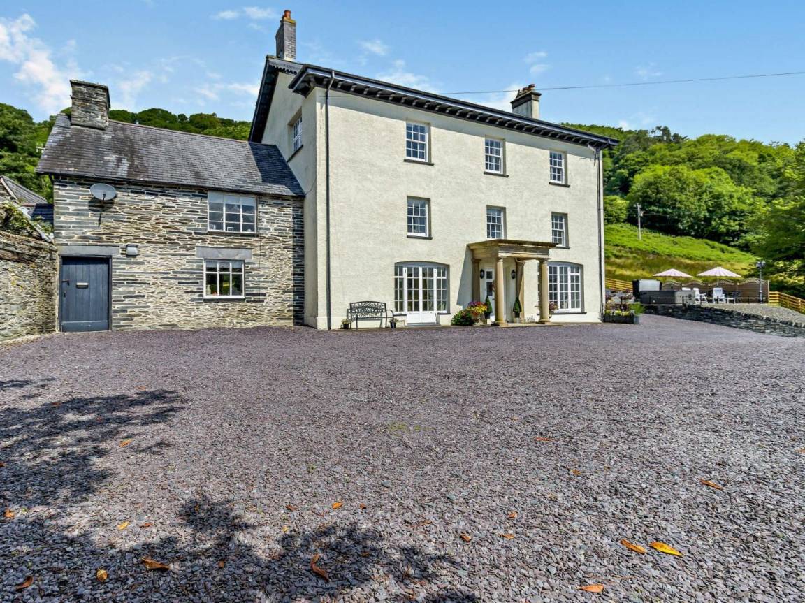 Cottage ∙ 5 Bedrooms ∙ 12 Guests - Machynlleth