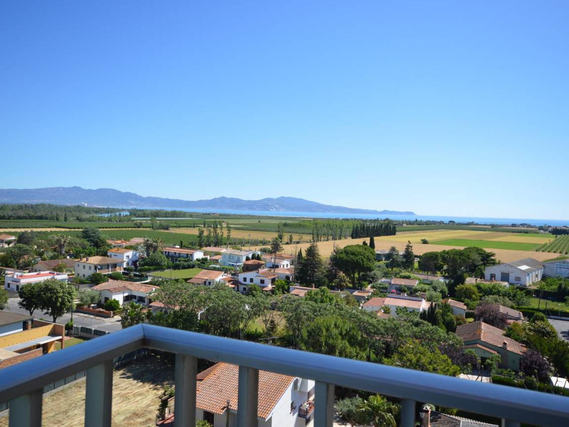 57 M² Apartment ∙ 2 Bedrooms ∙ 6 Guests - Figueres