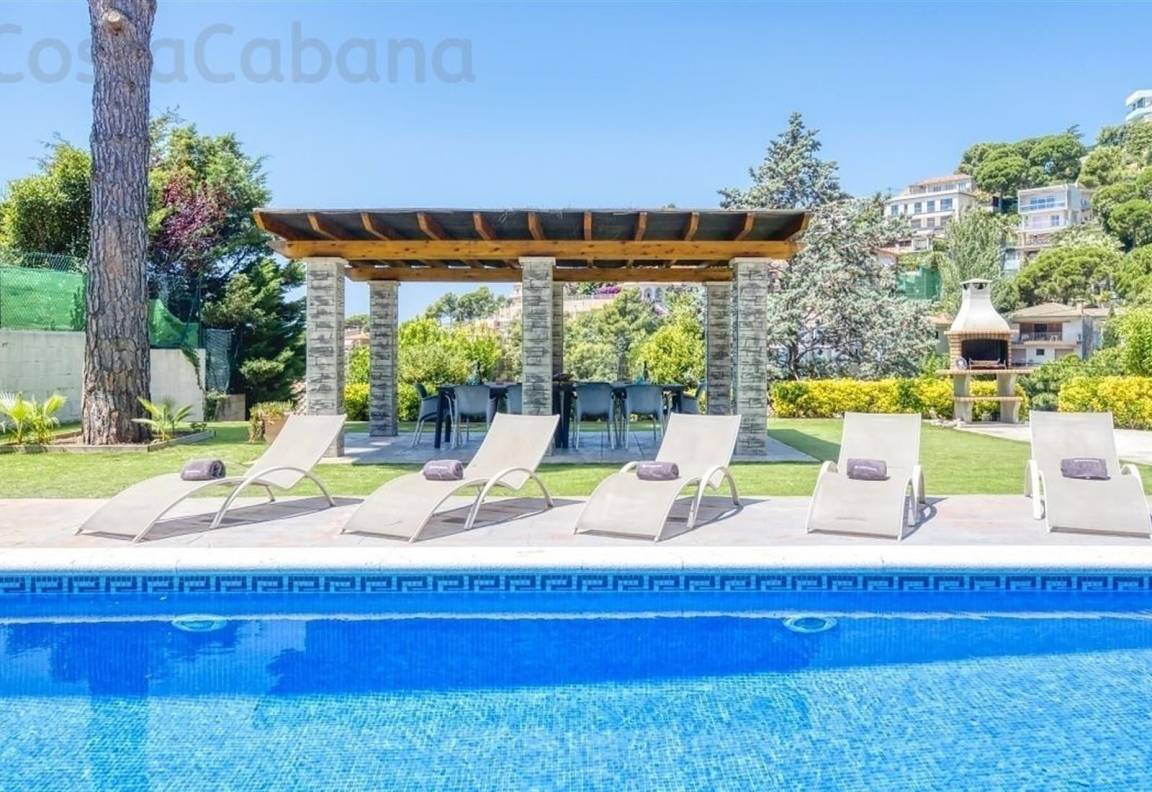 248 M² Villa ∙ 5 Slaapkamers ∙ 11 Gasten - Lloret de Mar