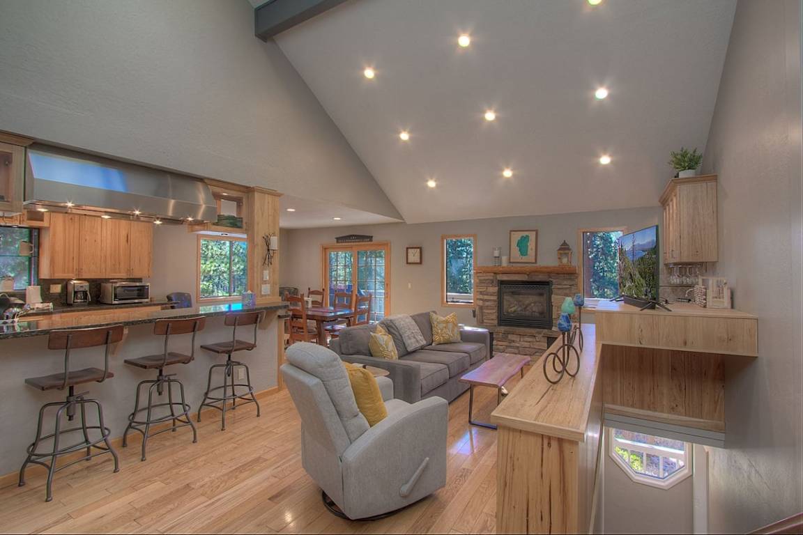 203 M² House ∙ 4 Bedrooms ∙ 10 Guests - Incline Village