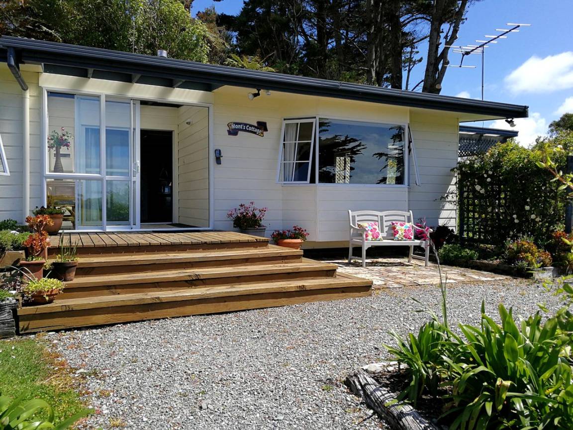 House ∙ 2 Bedrooms ∙ 5 Guests - Hokitika