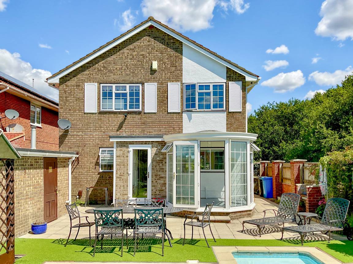 Cottage ∙ 4 Bedrooms ∙ 8 Guests - Sandbanks