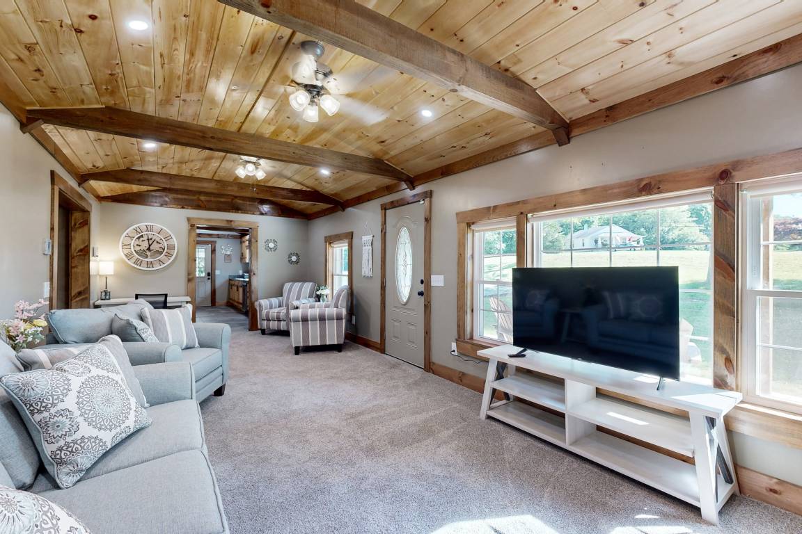 156 M² House ∙ 3 Bedrooms ∙ 6 Guests - Morganton, NC