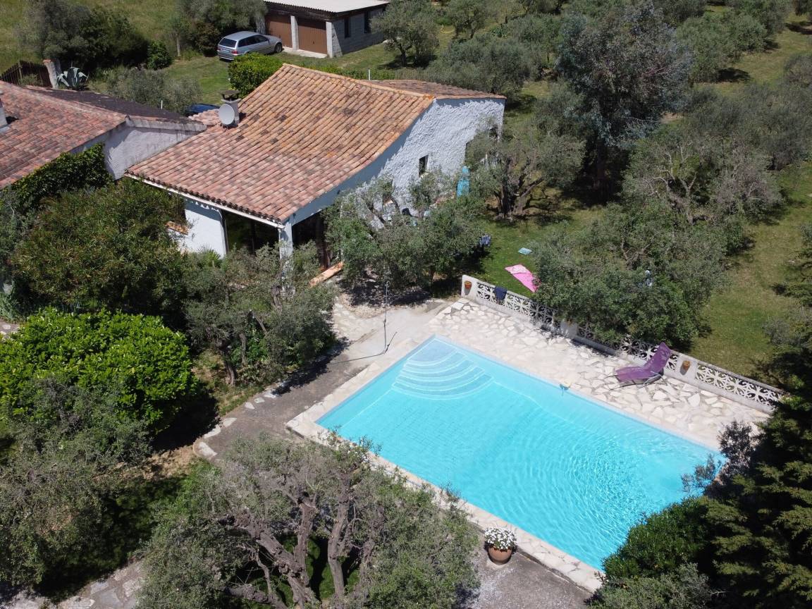 60 M² House ∙ 2 Bedrooms ∙ 4 Guests - Arles