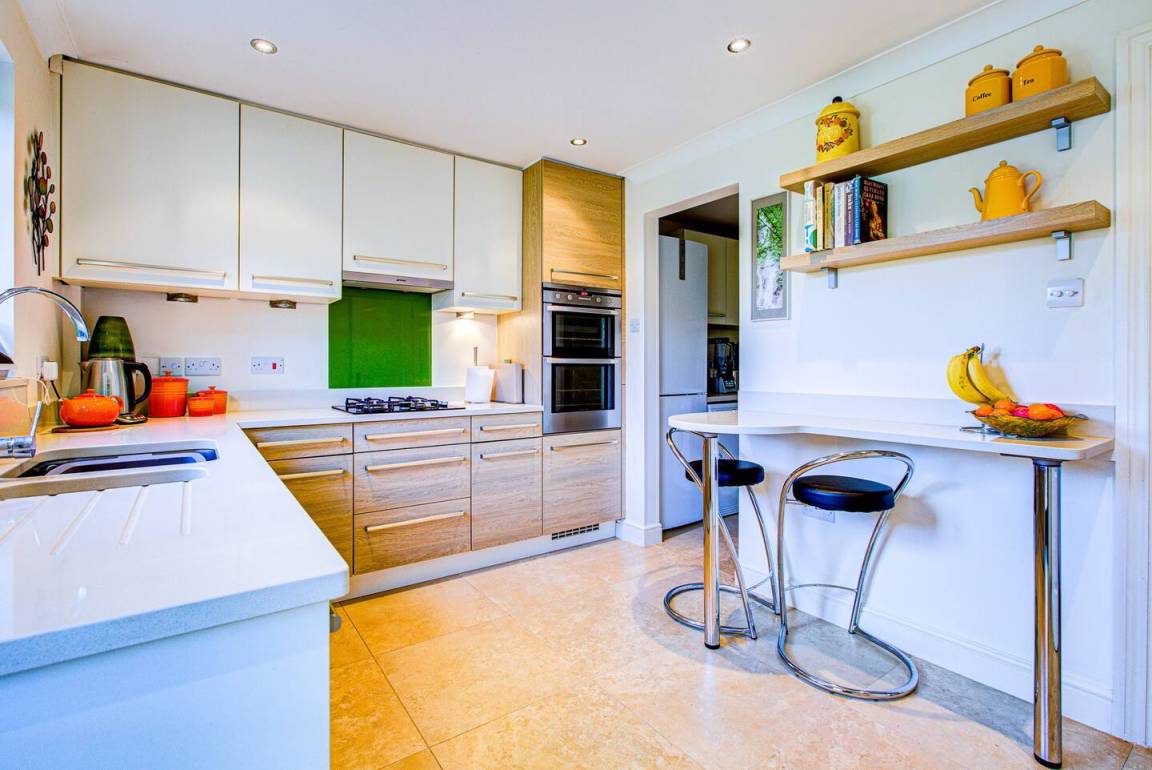149 M² House ∙ 4 Bedrooms ∙ 7 Guests - Thorpe Bay