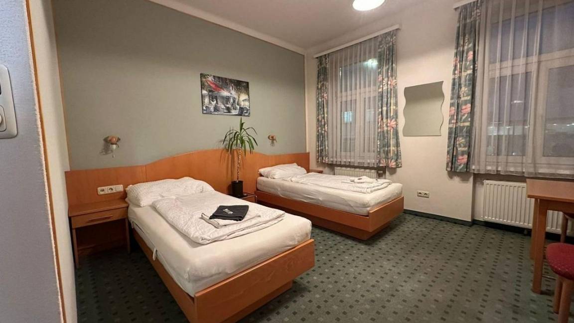 12 M² Hotel ∙ 2 Guests - Sankt Pölten