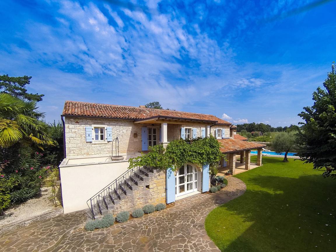 250 M² Cottage ∙ 3 Bedrooms ∙ 6 Guests - Croatia