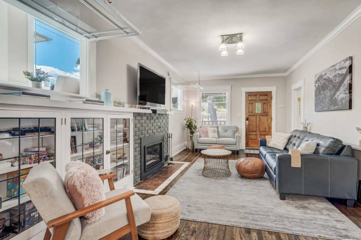 House ∙ 3 Bedrooms ∙ 8 Guests - Colorado Springs, CO