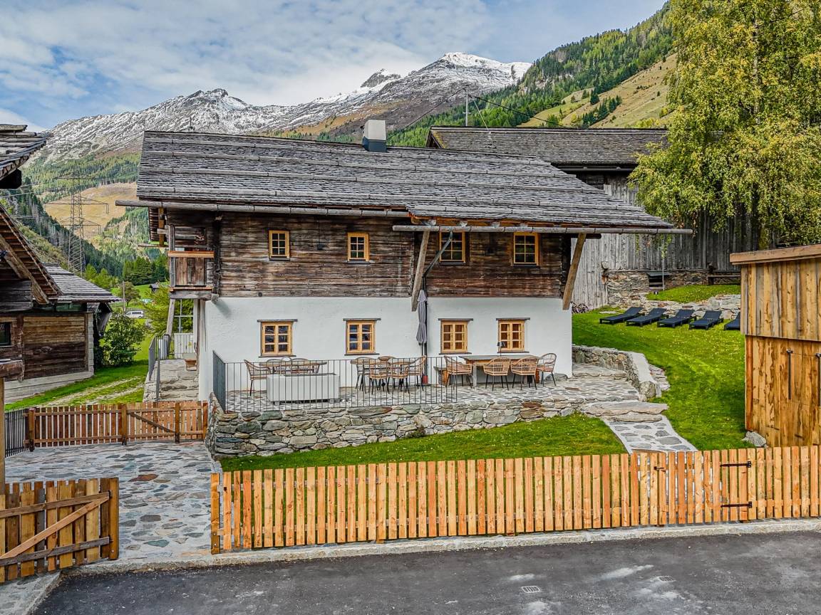 325 M² Chalet ∙ 10 Slaapkamers ∙ 24 Gasten - Tirol