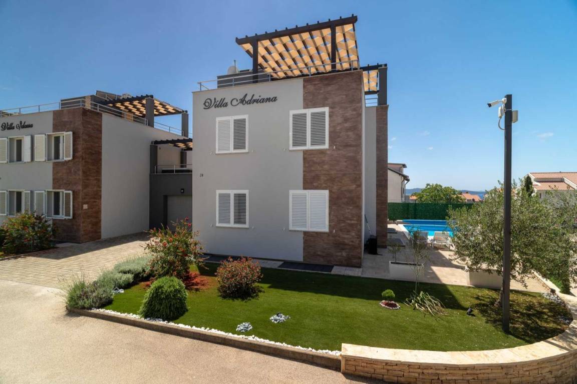 350 M² Villa ∙ 6 Makuuhuonetta ∙ 11 Vierasta - Zadar