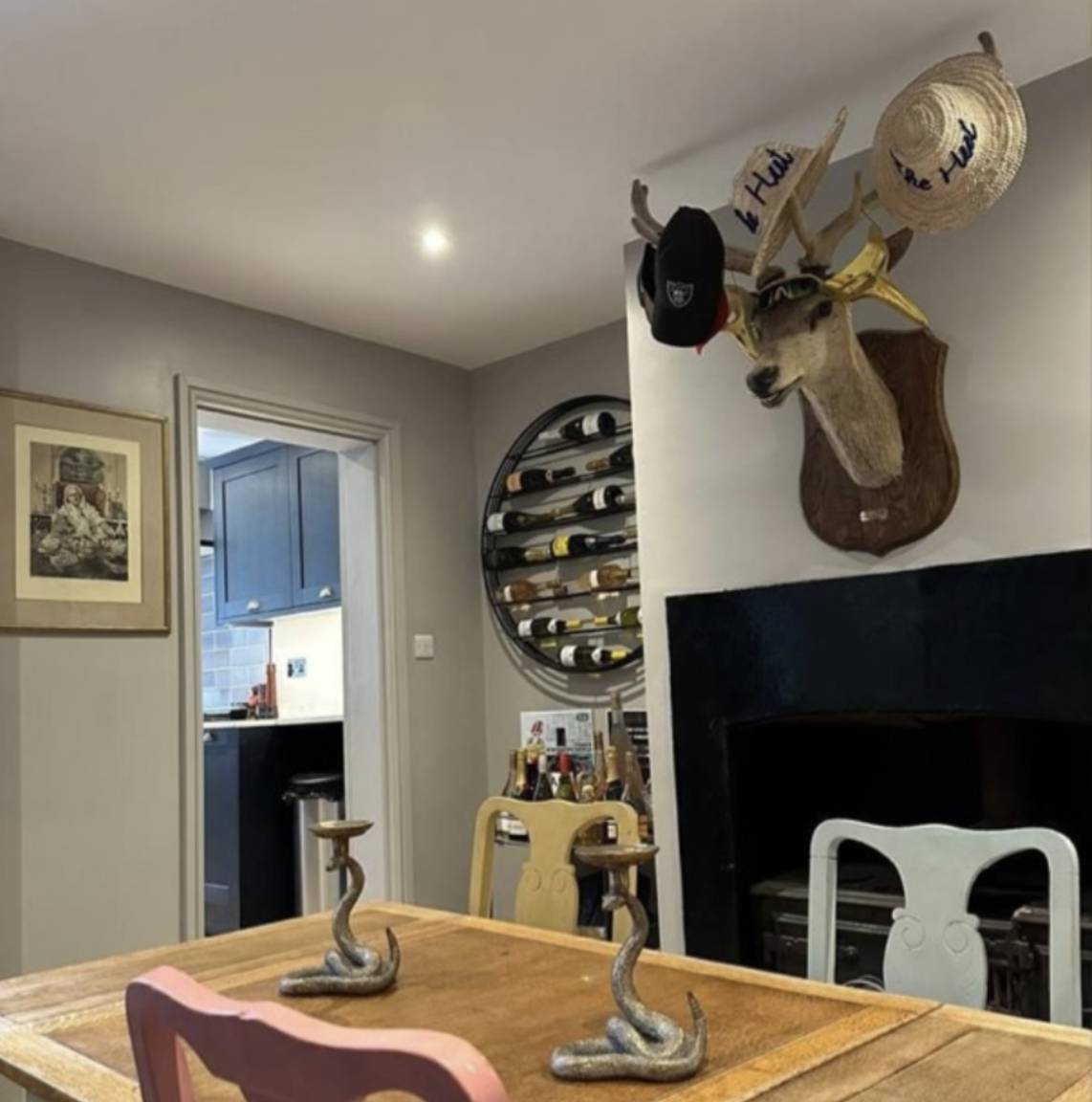 180 M² House ∙ 3 Bedrooms ∙ 6 Guests - Woking