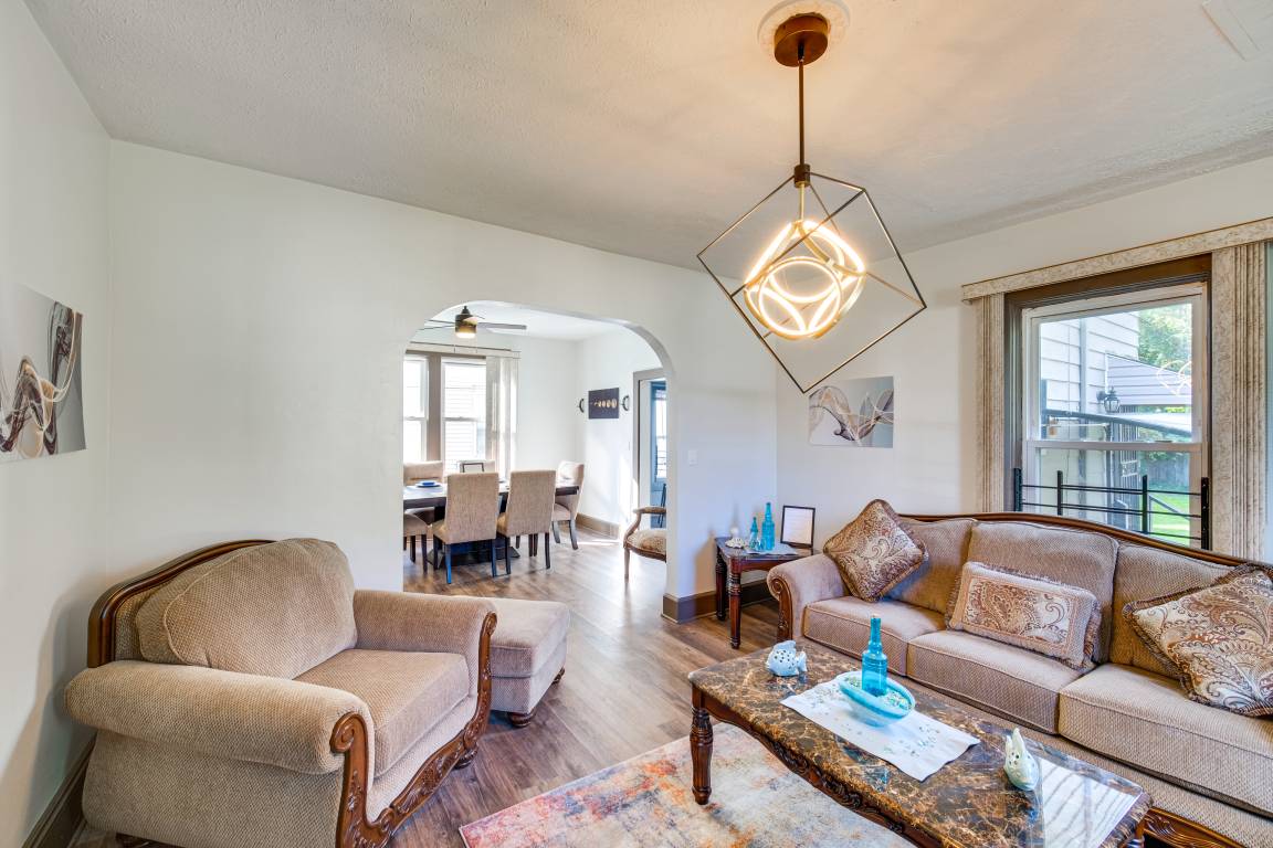 179 M² House ∙ 4 Bedrooms ∙ 10 Guests - Cleveland, OH